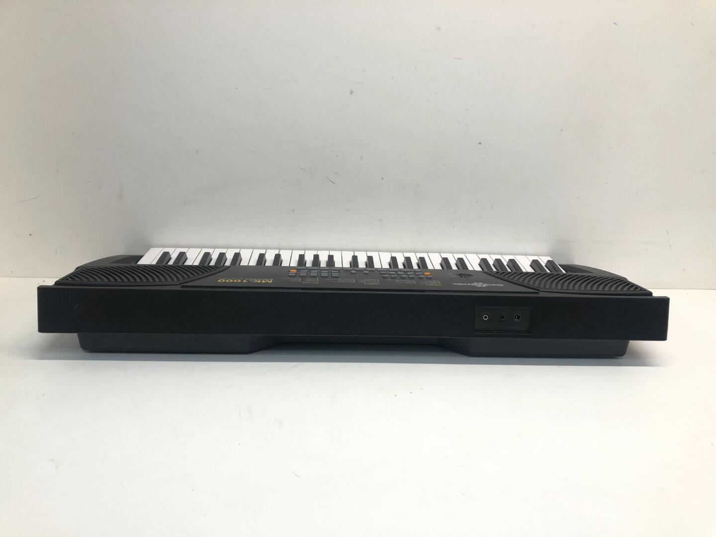 Gear4Music MK-1000 Electronic Keyboard