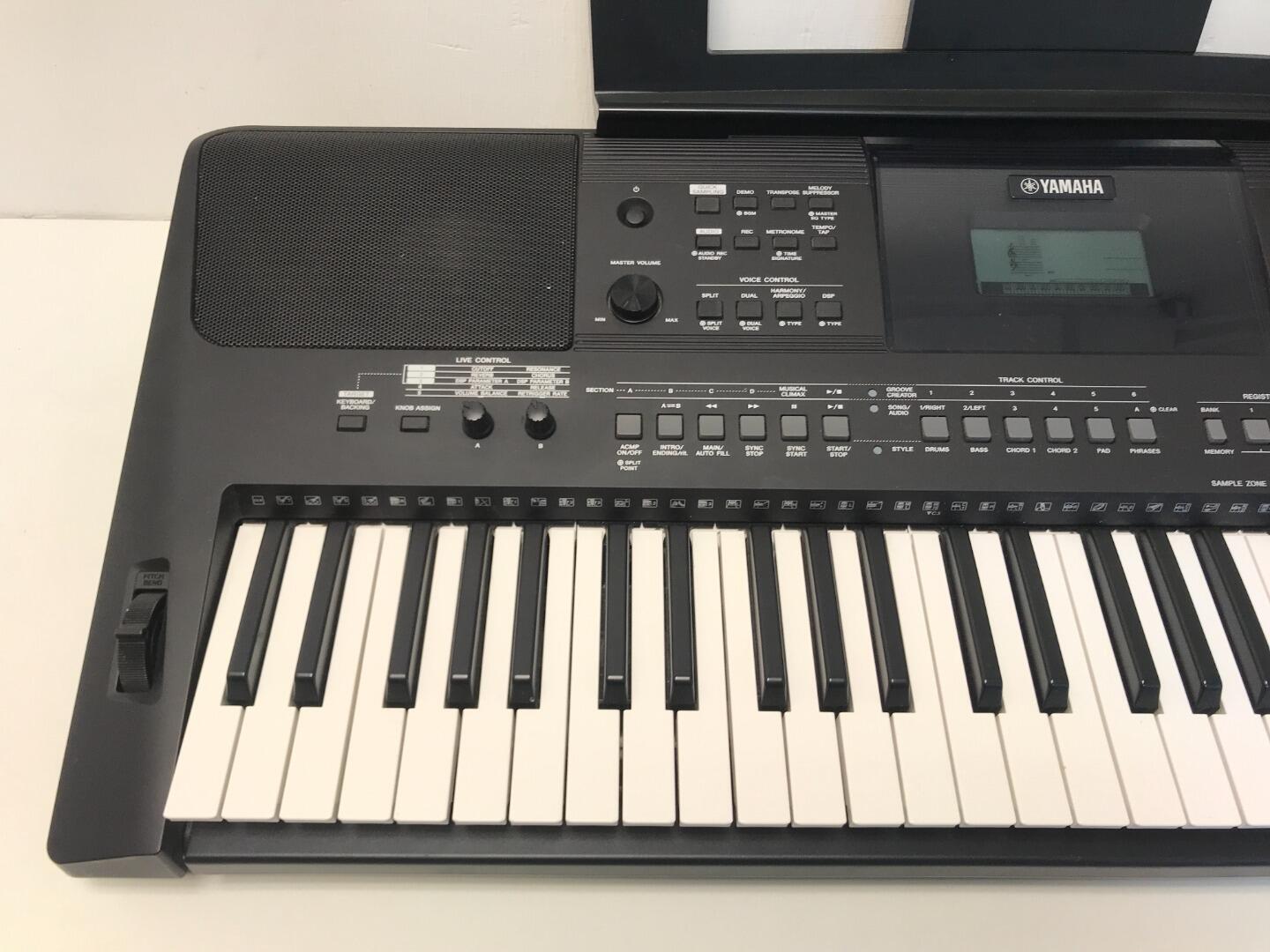 Yamaha PSR-E463 Electronic Digital Keyboard