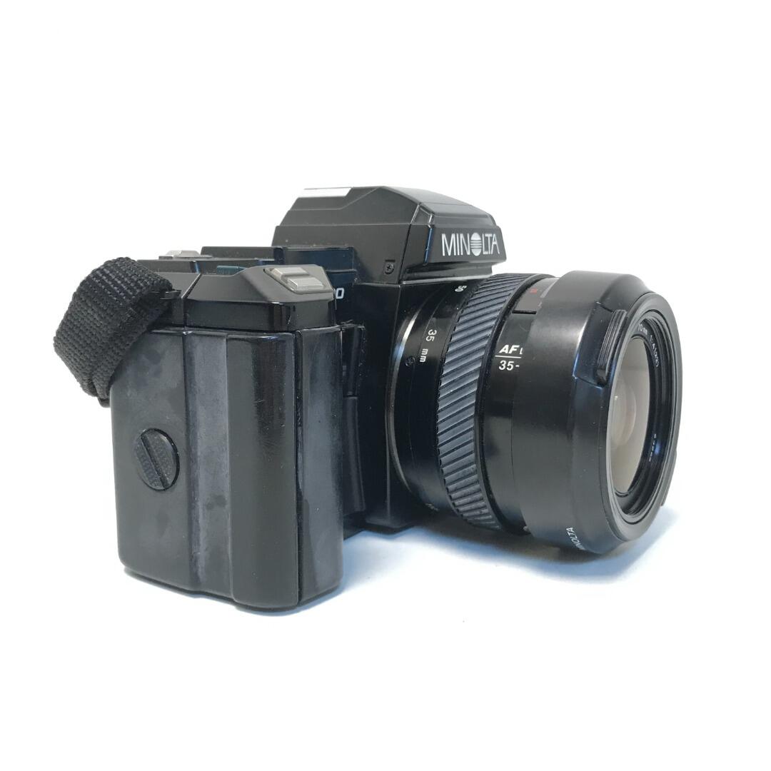 Minolta 7000 AF SLR 35mm Film Camera with 35-70mm Zoom Lens (with defects)