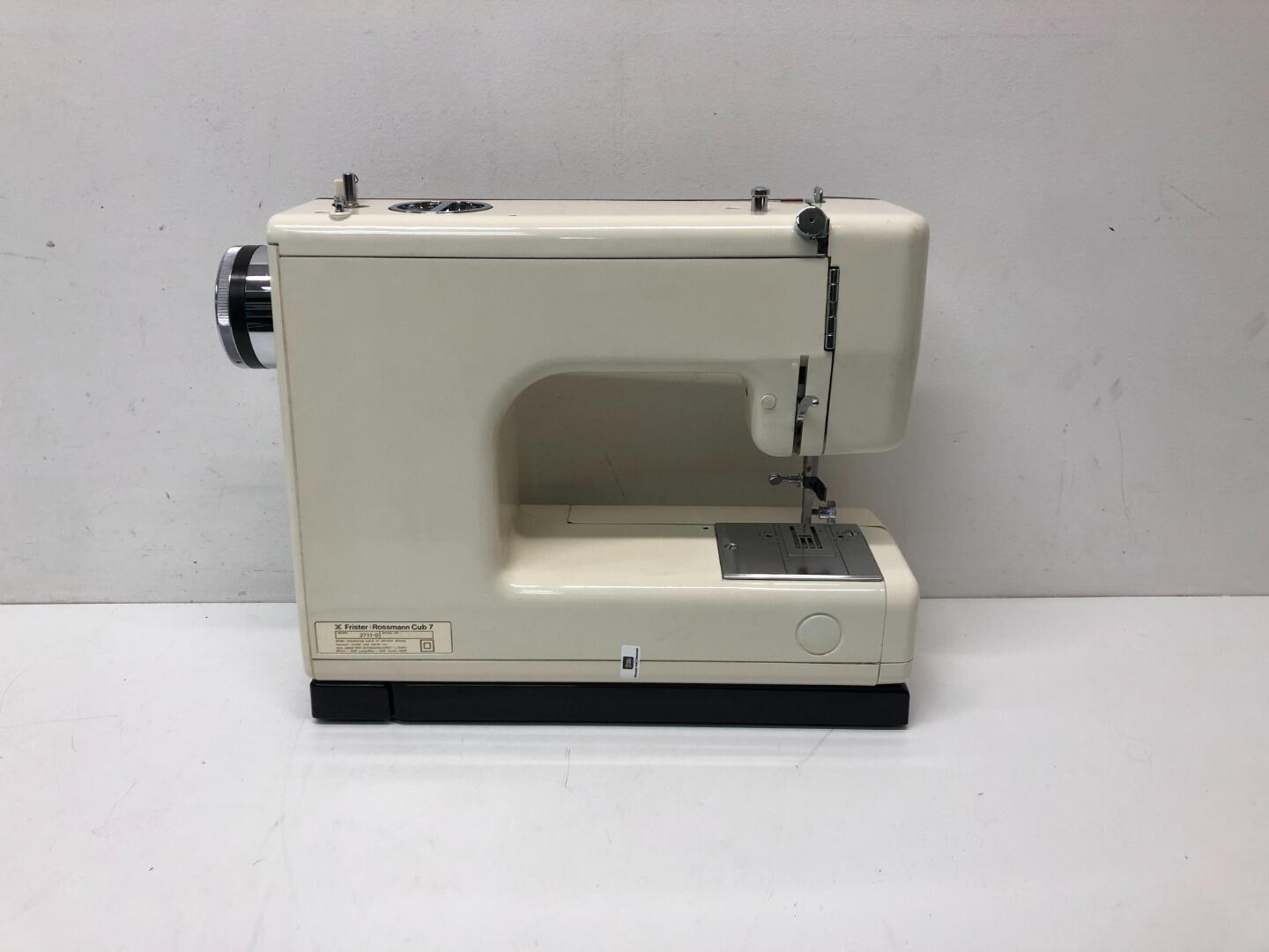 Frister Rossman Club 7 Sewing Machine