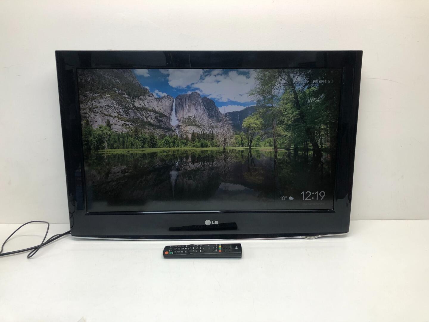LG 32LD420 32'' Full HD Digital LCD TV (no stand)