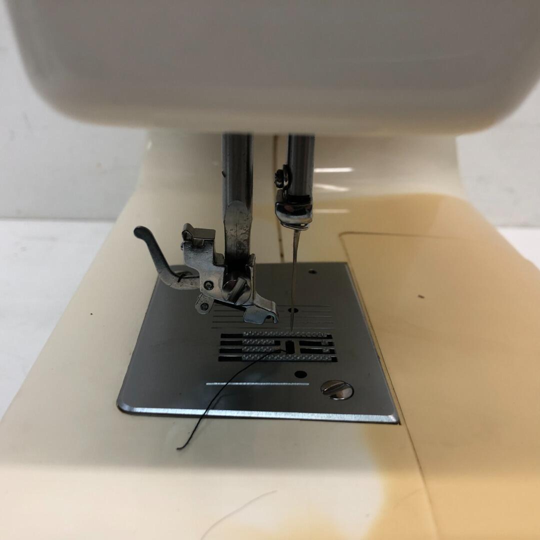 Brother XL-4011 Sewing Machine
