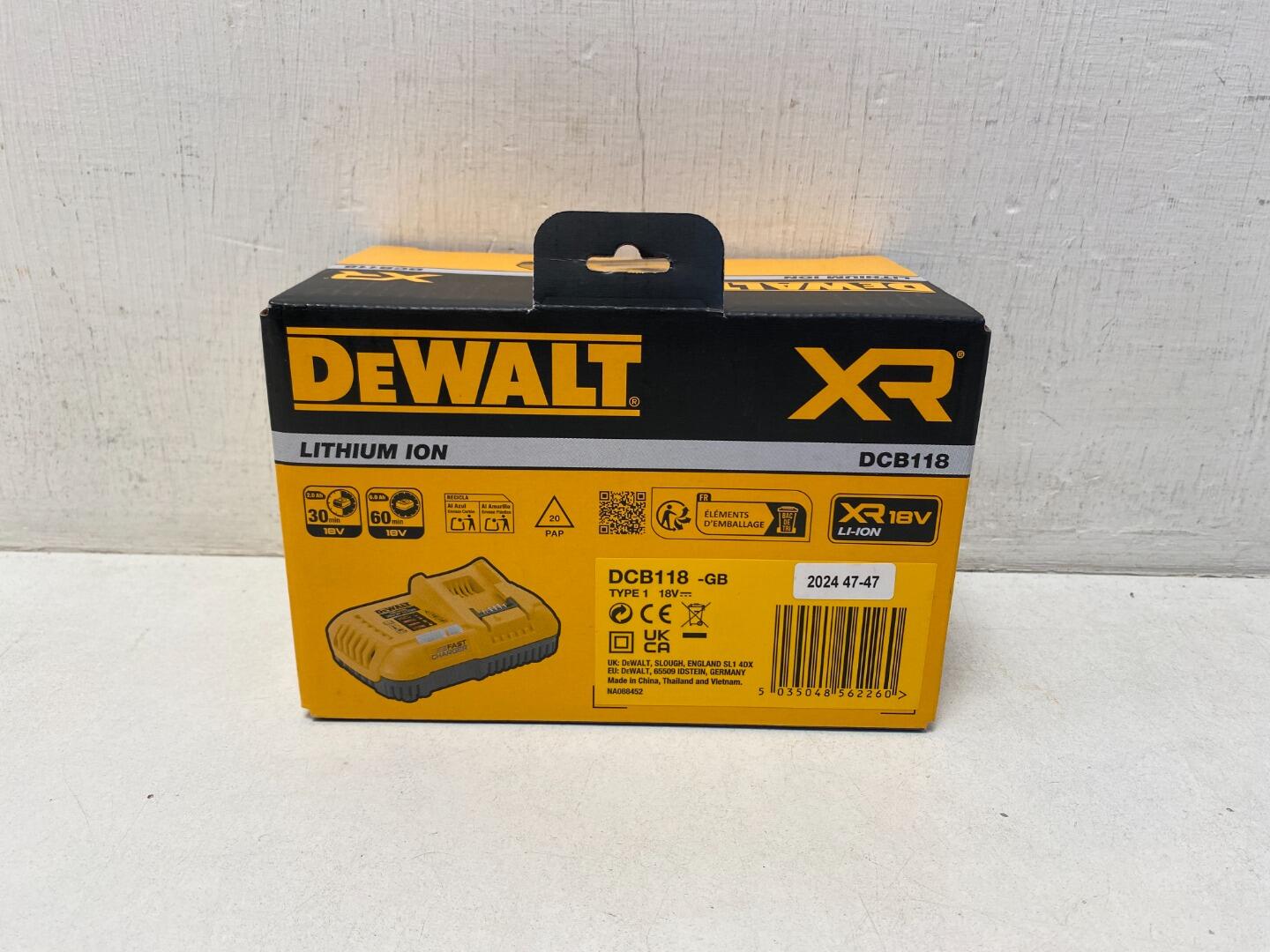 DeWalt DCB118 Flexvolt XR Fast Charger
