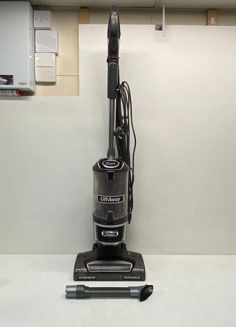 Shark Lift-Away NV601UKT Upright Vacuum Cleaner