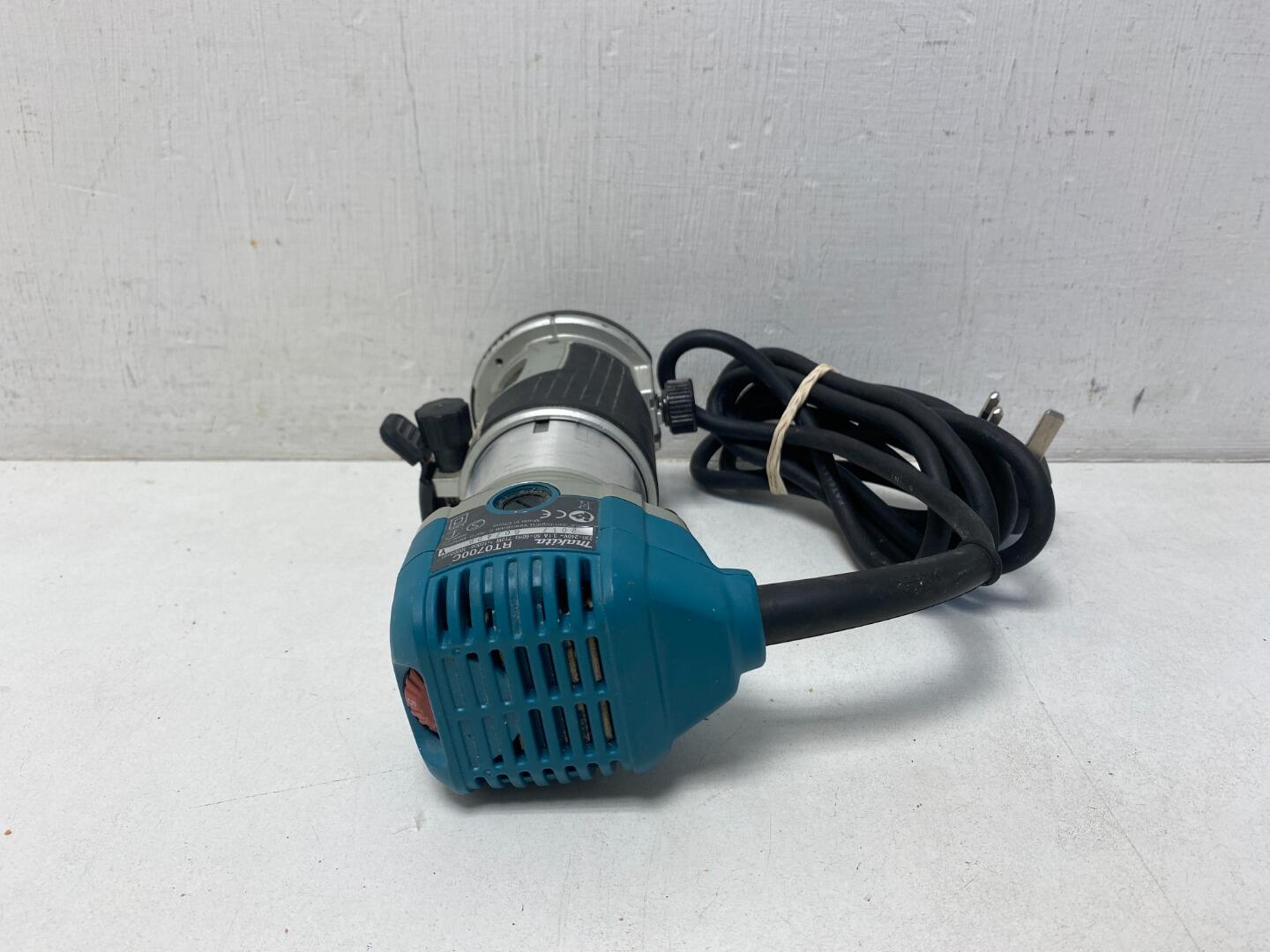 Makita RT0700C 240V Router
