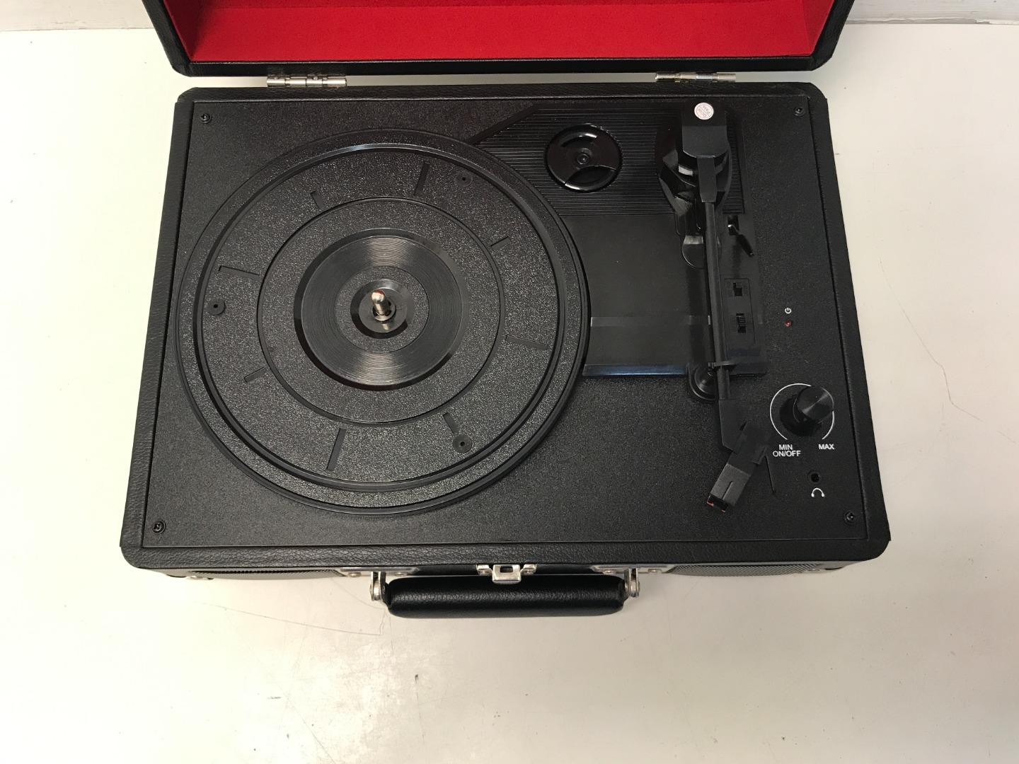 Retro USB Portable Suitcase Turntable