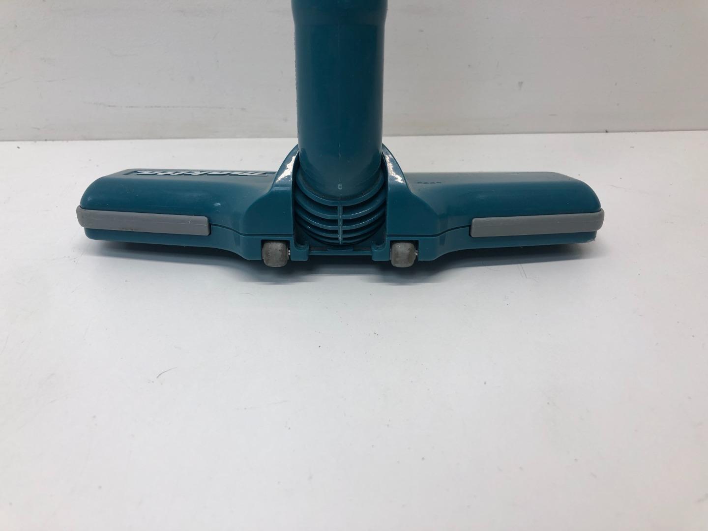 Makita DCL180 Cordless Vacuum Cleaner
