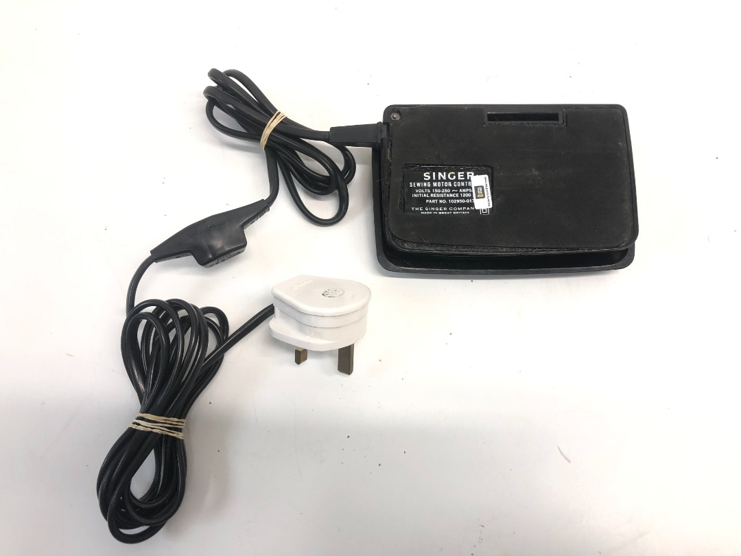 Vintage Singer 427 Electric Sewing Machine