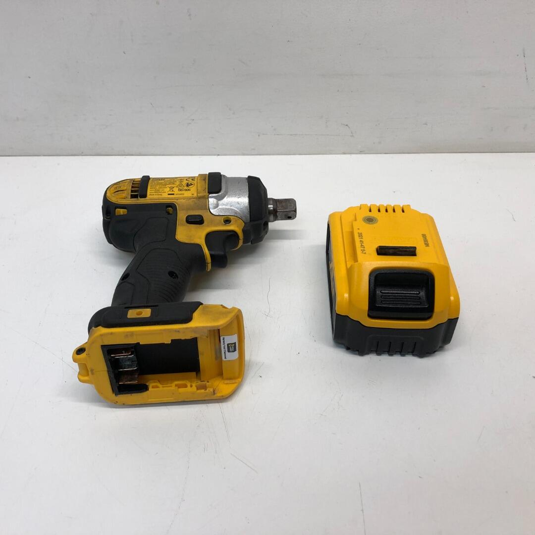 DeWalt DCF880M2 XR 18V Impact Driver