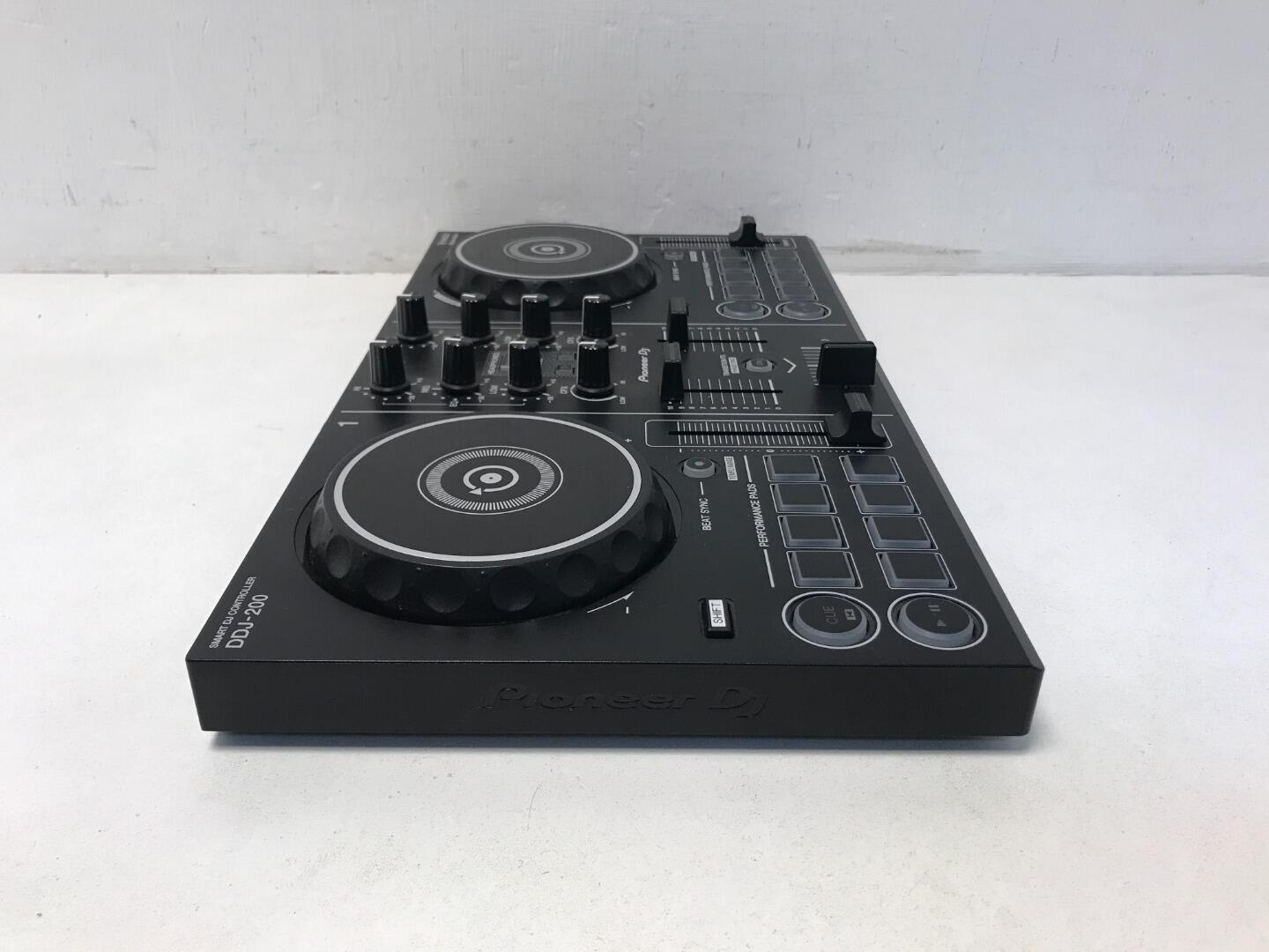 Pioneer DDJ-200 Smart DJ Controller