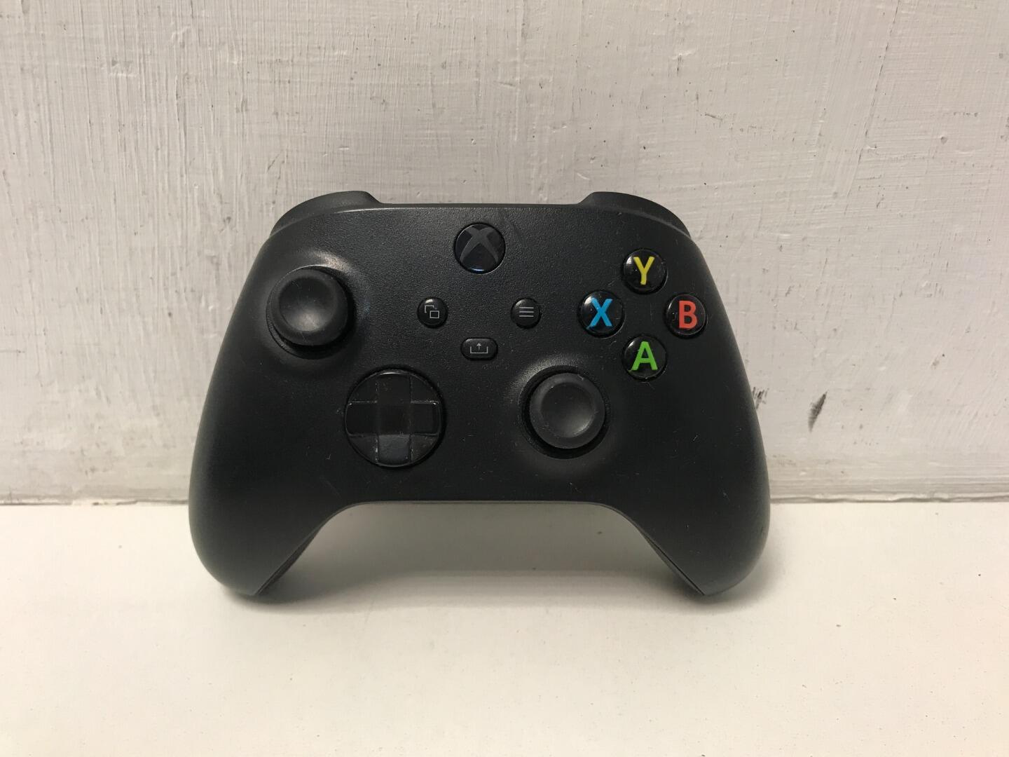 Microsoft Xbox One 1TB Forza Motorsport 6 Limited Edition Game Console