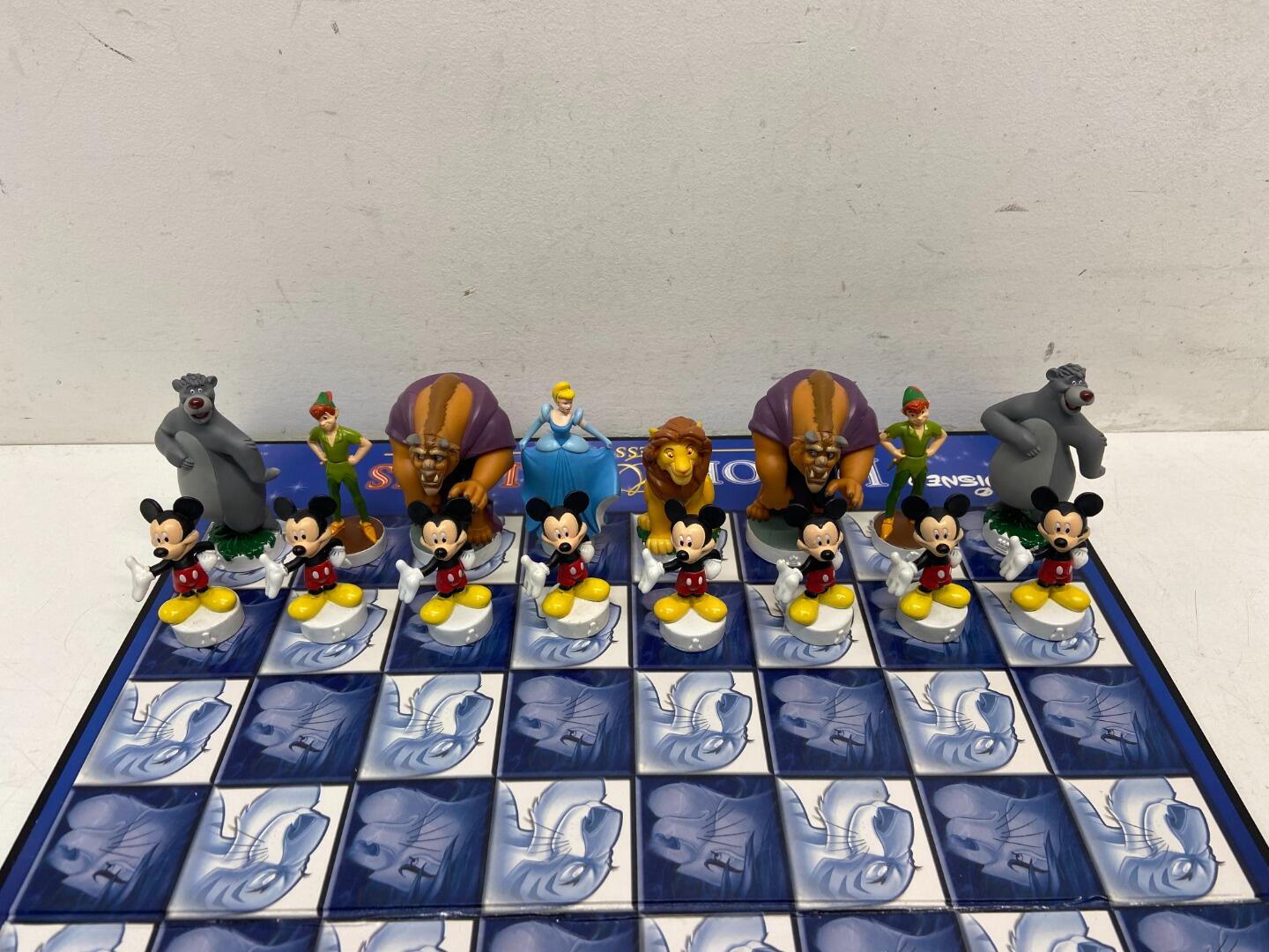 Disney Heroes & Villains Chess Set