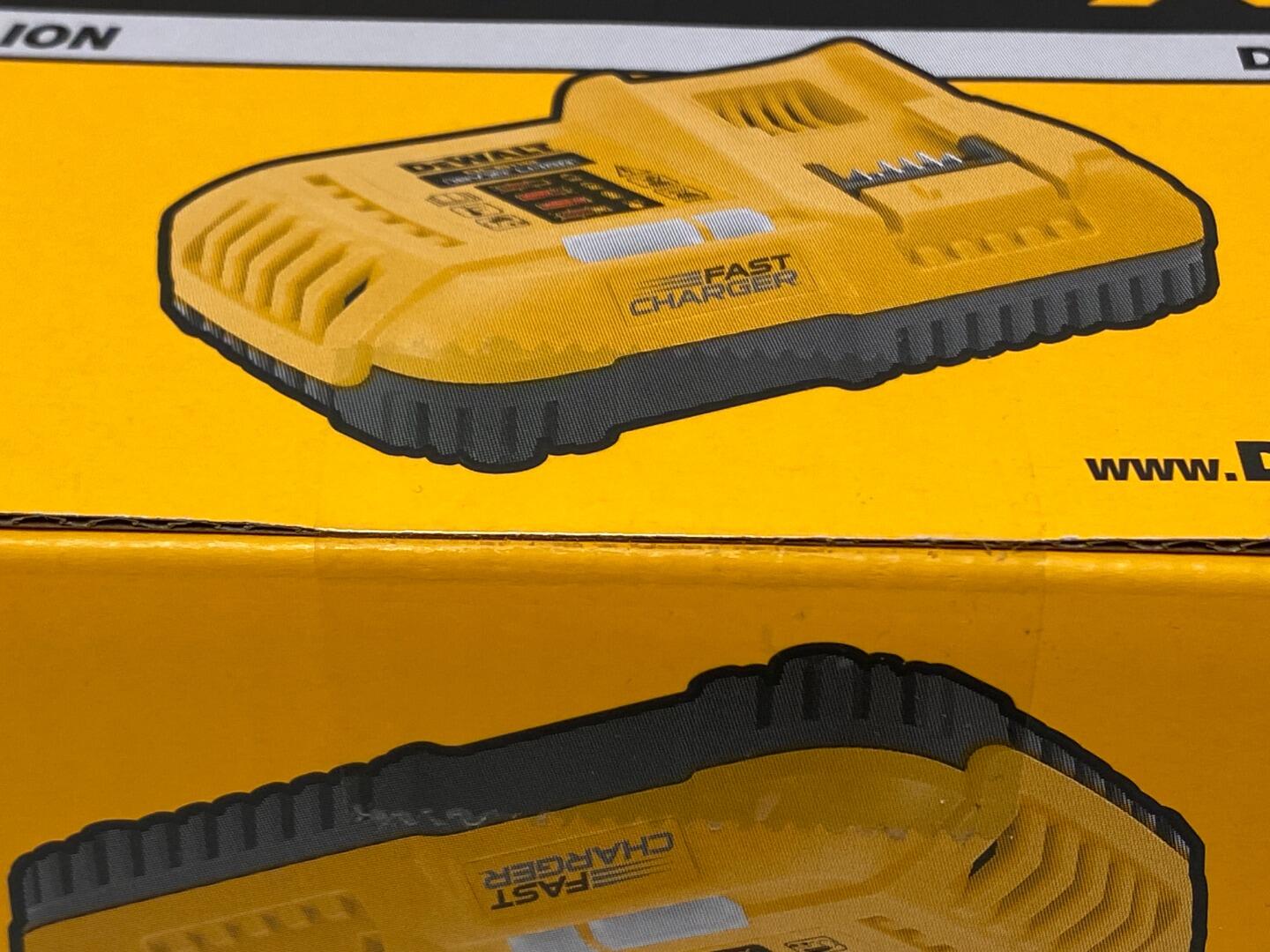 DeWalt DCB118 Flexvolt XR Fast Charger