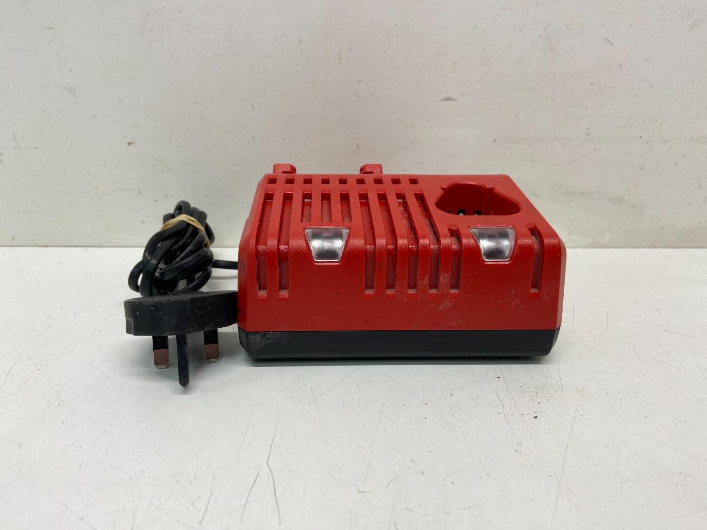 Milwaukee M12-18C Battery Charger