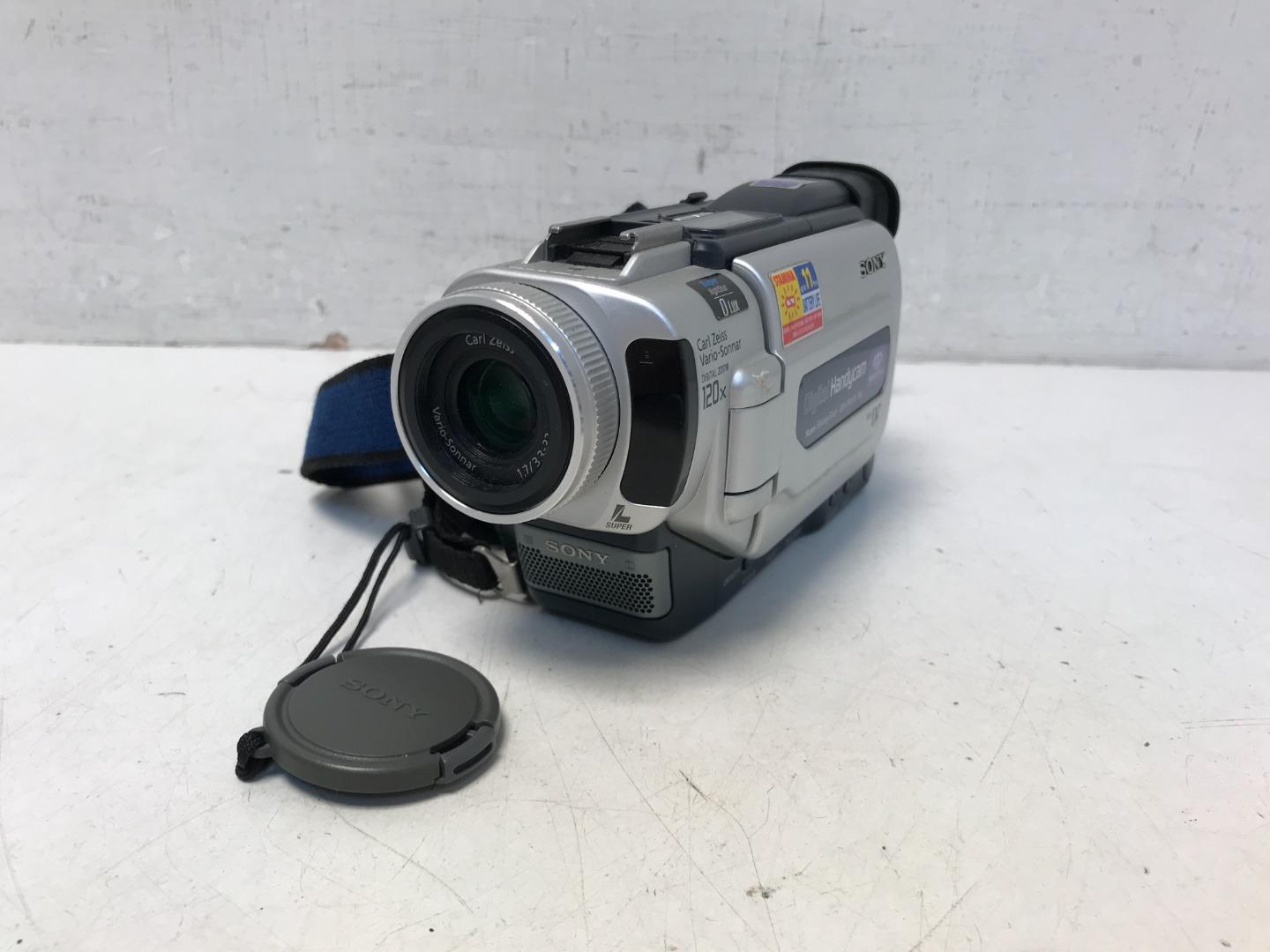 Sony HandyCam DCR-TRV17E Mini DV Camcorder