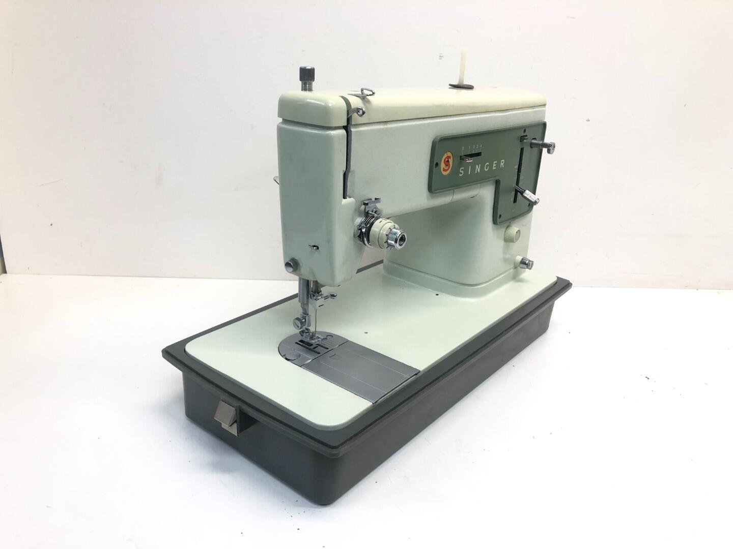 Vintage Singer 427 Electric Sewing Machine