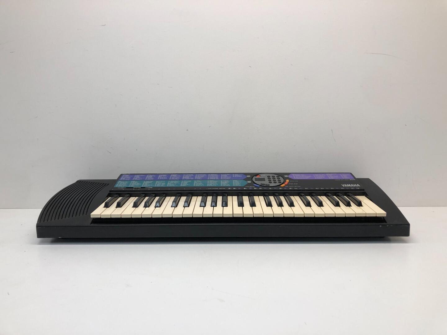 Yamaha PSR-73 Electric Keyboard