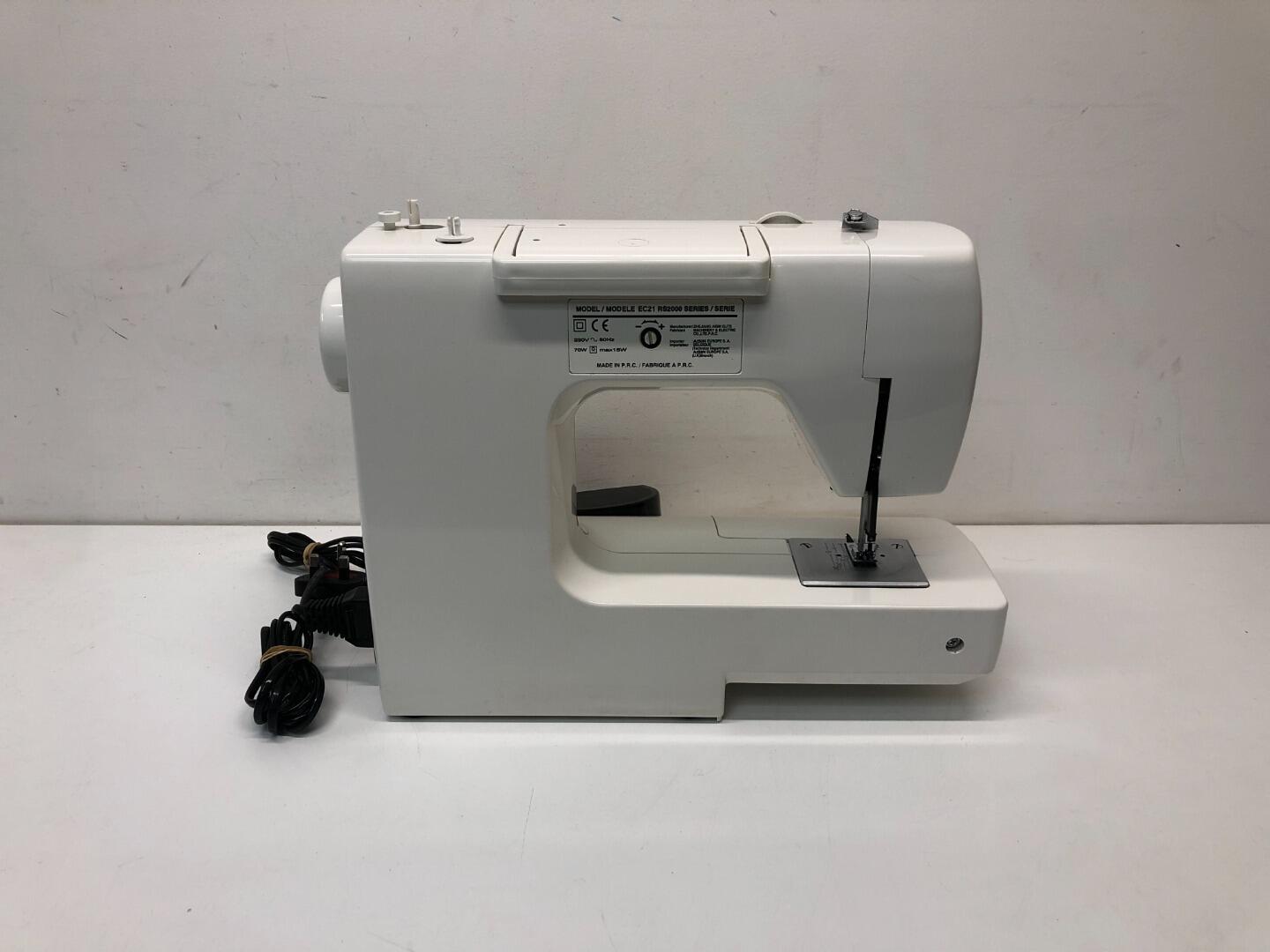 E & R Classic EC21 RS2000 Electric Sewing Machine