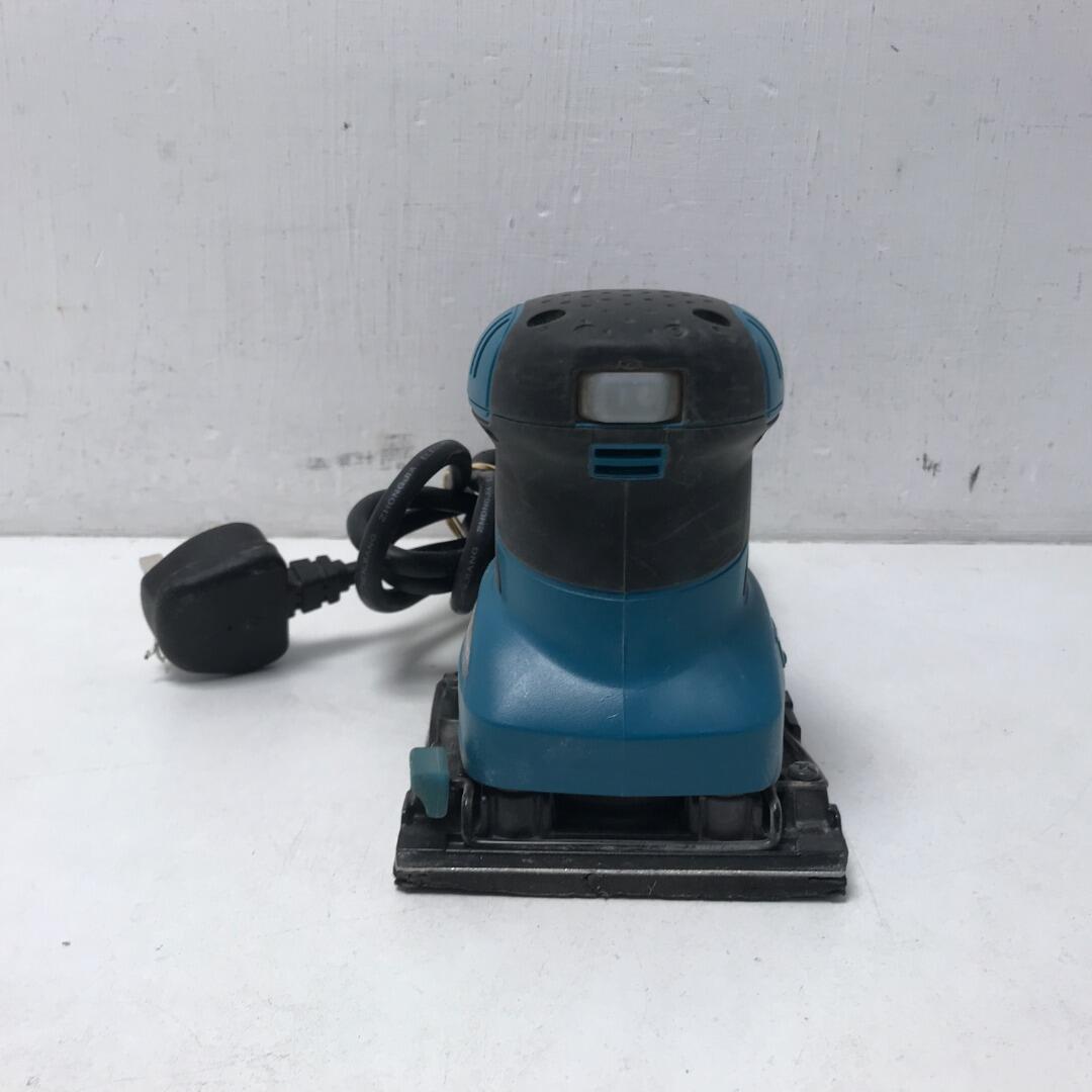Makita BO4555 240V Palm Sander
