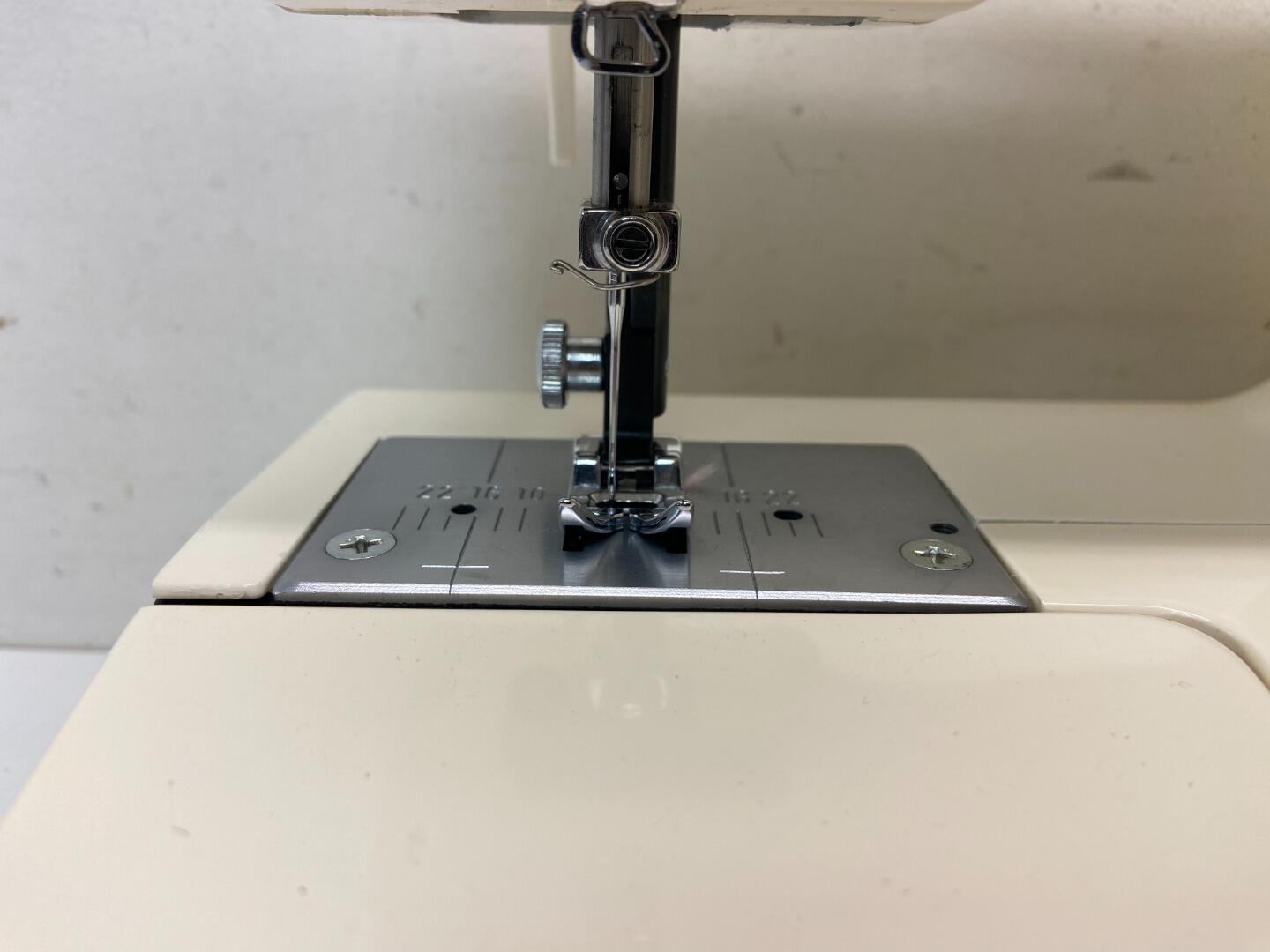 Singer Featherweight Plus Sewing Machine