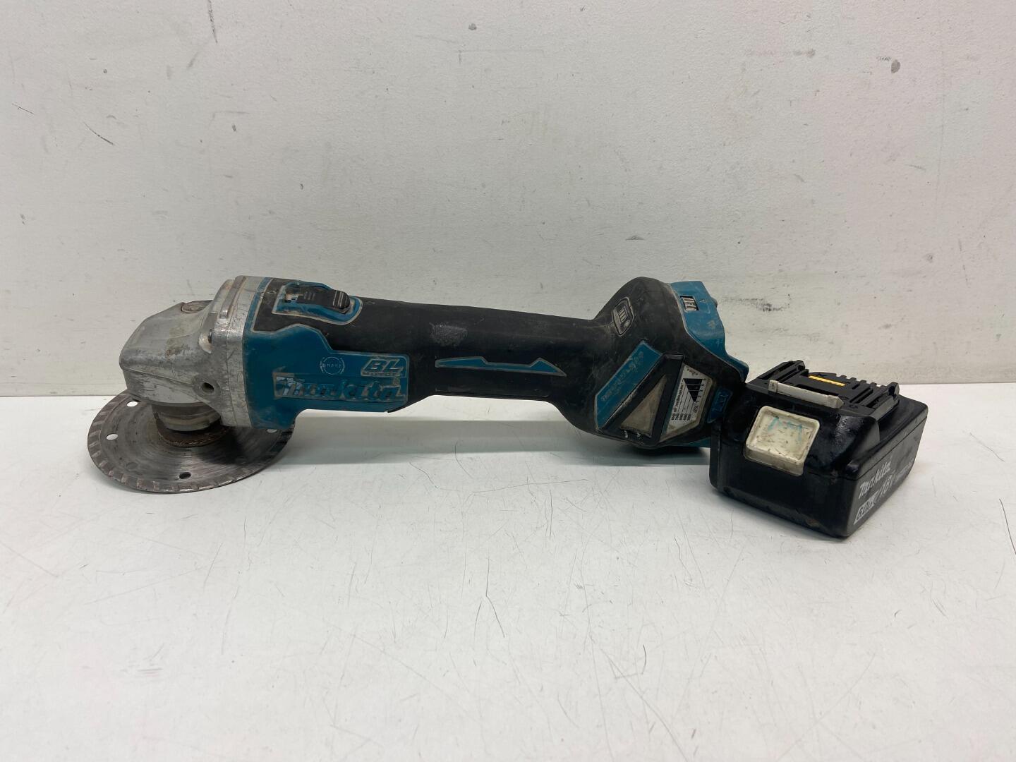 Makita DGA463 LXT Brushless Cordless Angle Grinder & Battery