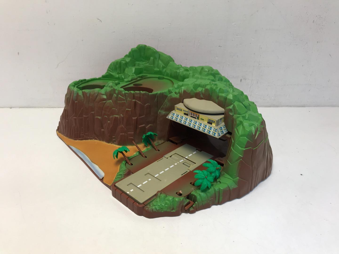 Thunderbirds Interactive Tracy Island (read description)