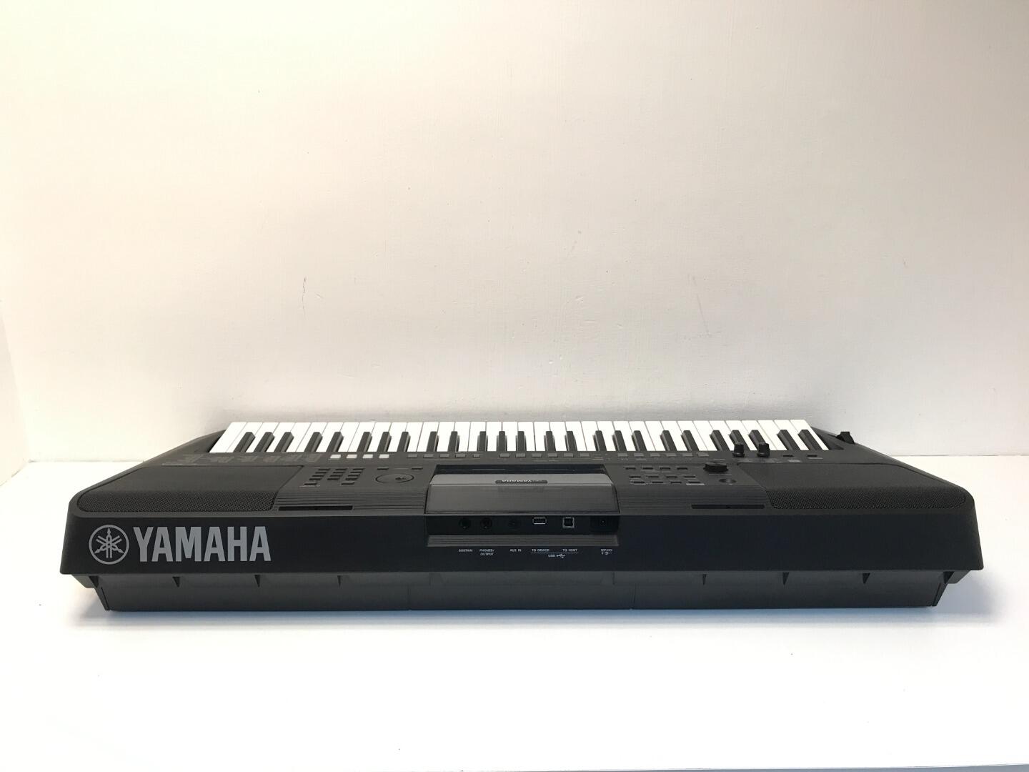 Yamaha PSR-E463 Electronic Digital Keyboard