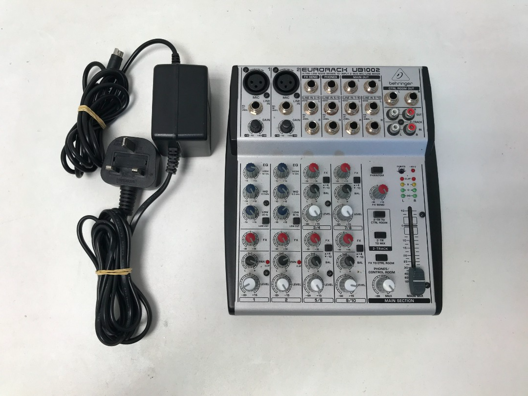 Behringer Eurorack UB1002 Mixer
