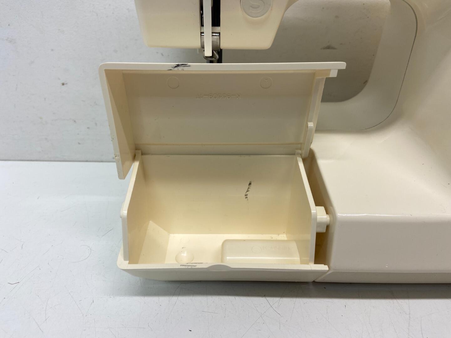 Singer Featherweight Plus Sewing Machine