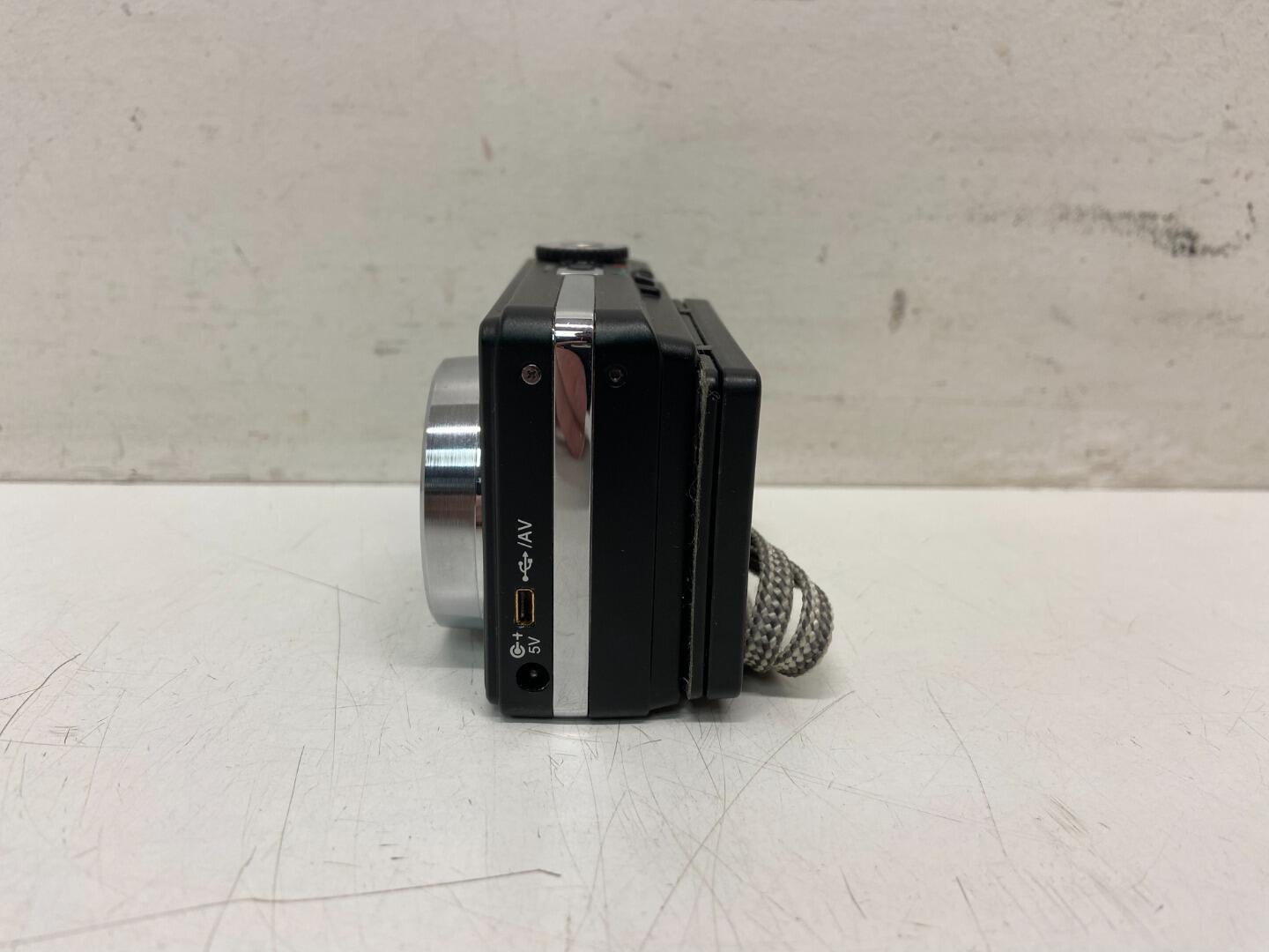 Hitachi HDC-1051E Digital Camera