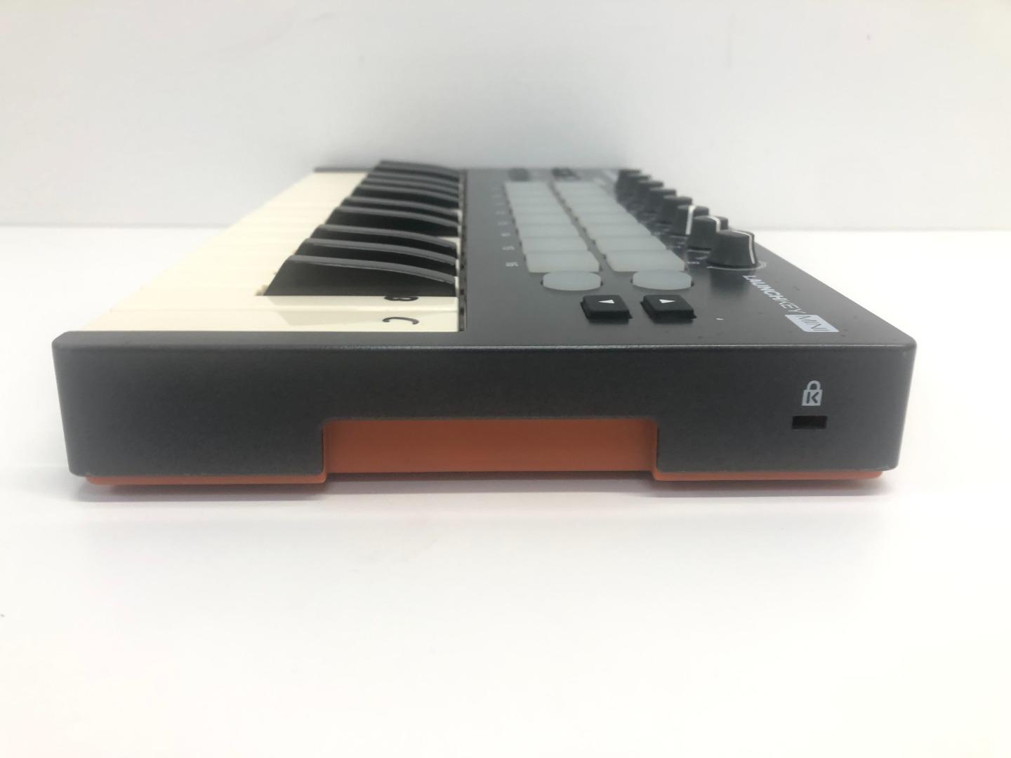Novation LaunchKey Mini MIDI Keyboard
