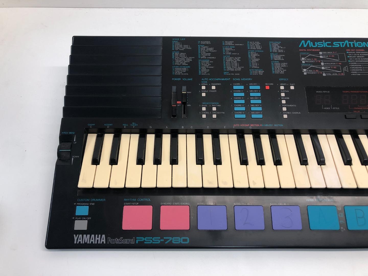 Yamaha PortaSound PSS-780 Keyboard