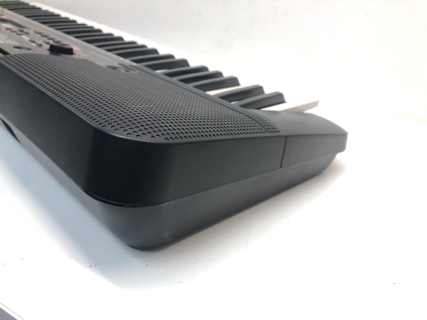 Yamaha PSR-E253 Digital Keyboard