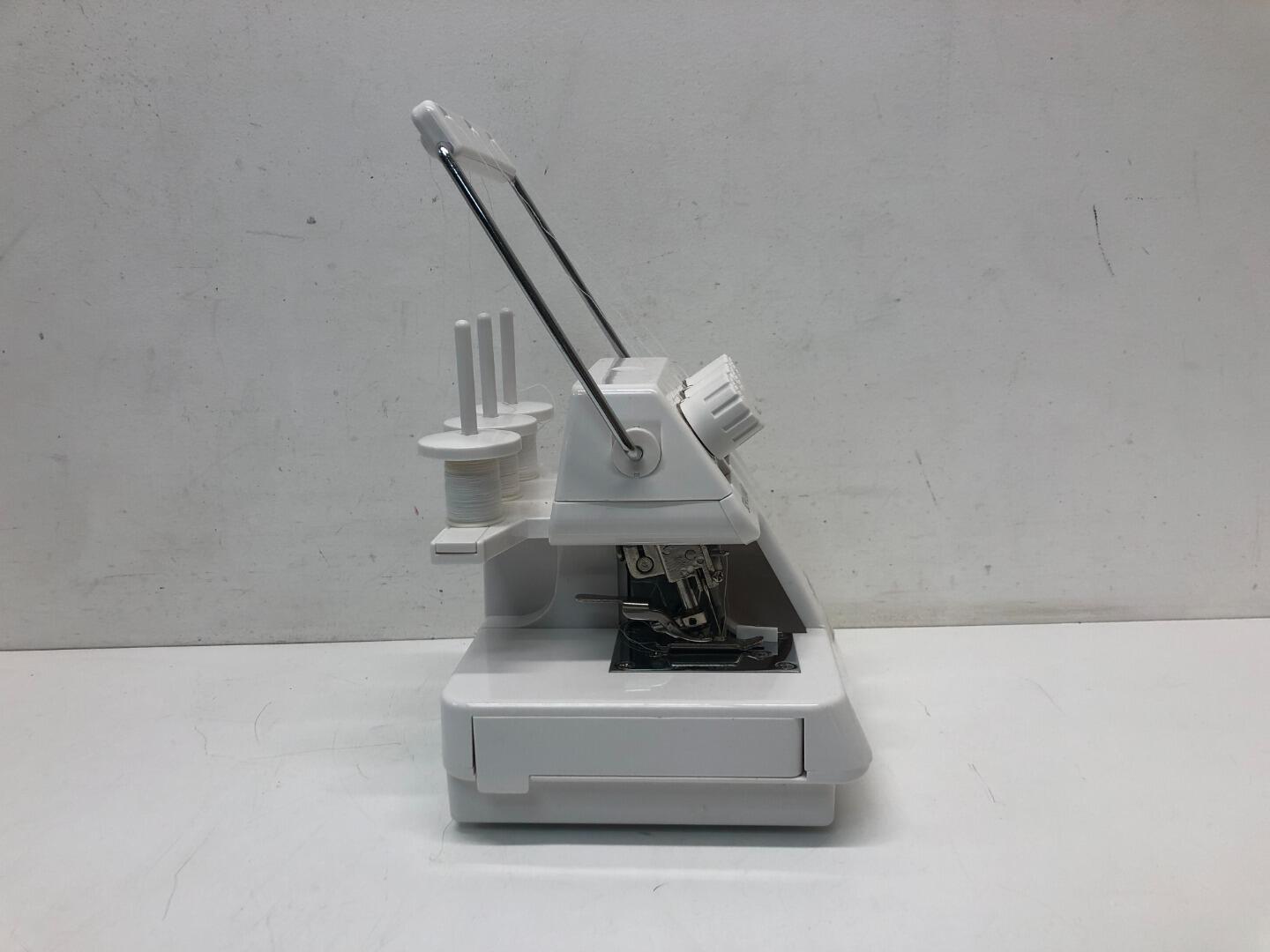 Sew Land SM-1091 Overlock Machine