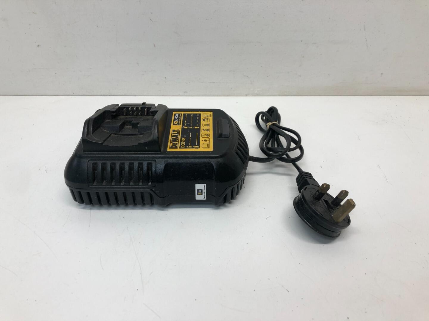 DeWalt DCB105 XR Lithium Ion Battery Charger