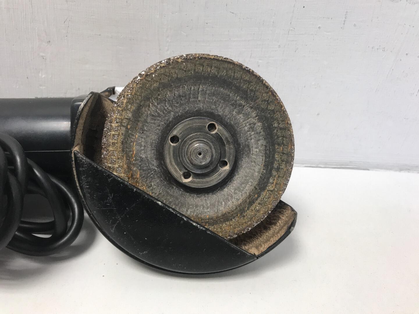 Wickes 115mm 240V 600W Angle Grinder