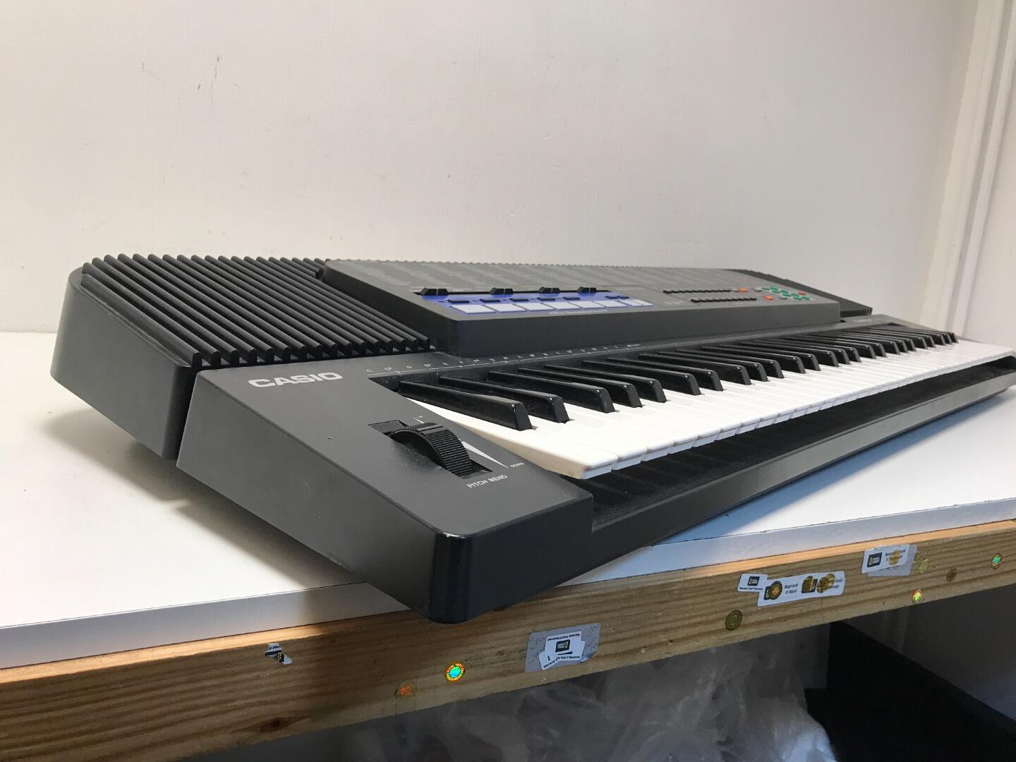 Casio CT-670 ToneBank Electric Keyboard
