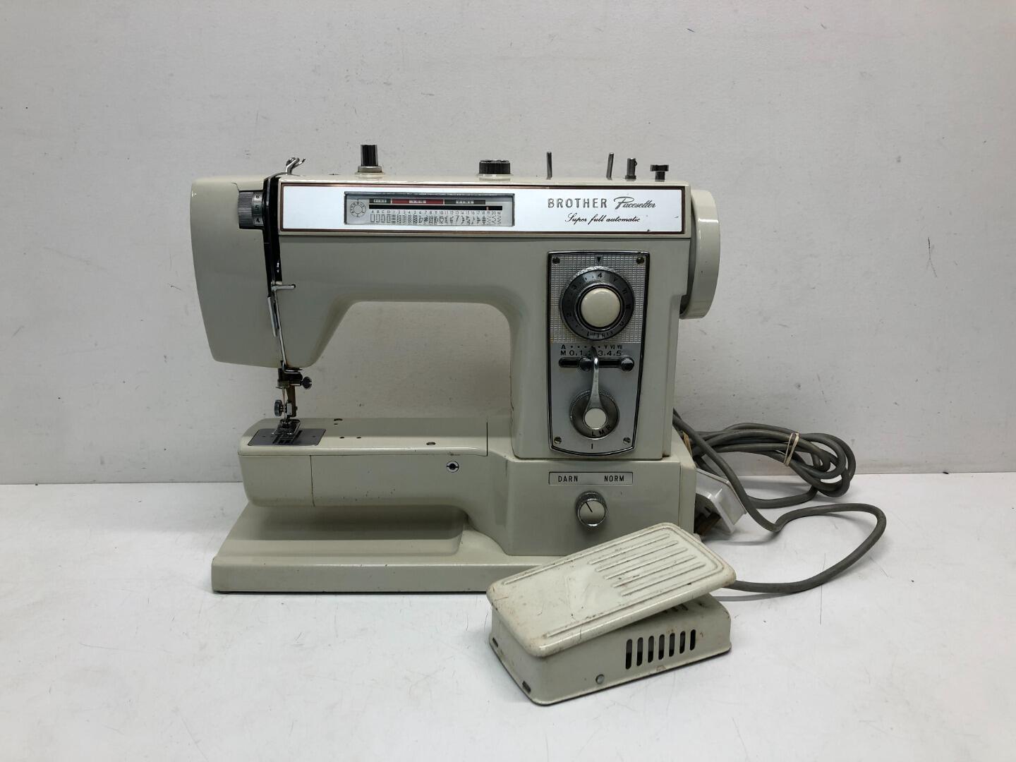 Brother Pacesetter B795 Sewing Machine