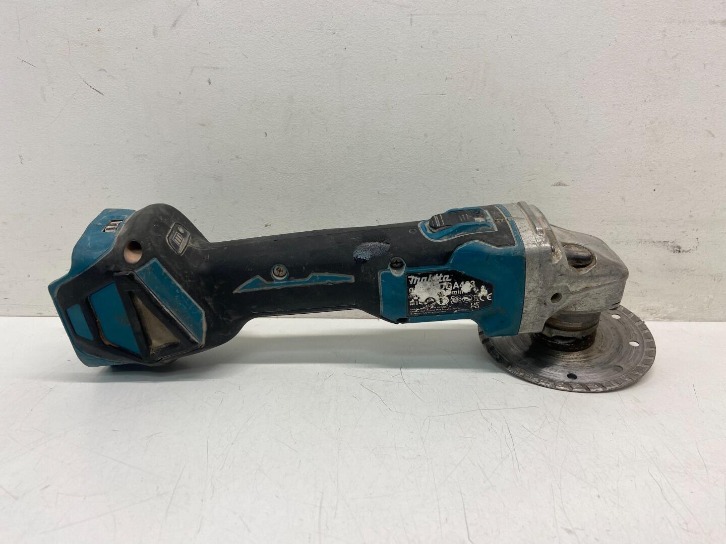 Makita DGA463 LXT Brushless Cordless Angle Grinder & Battery