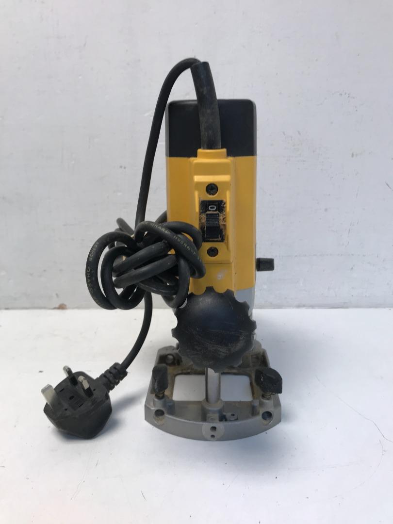 DeWalt DW615 Plunge Router