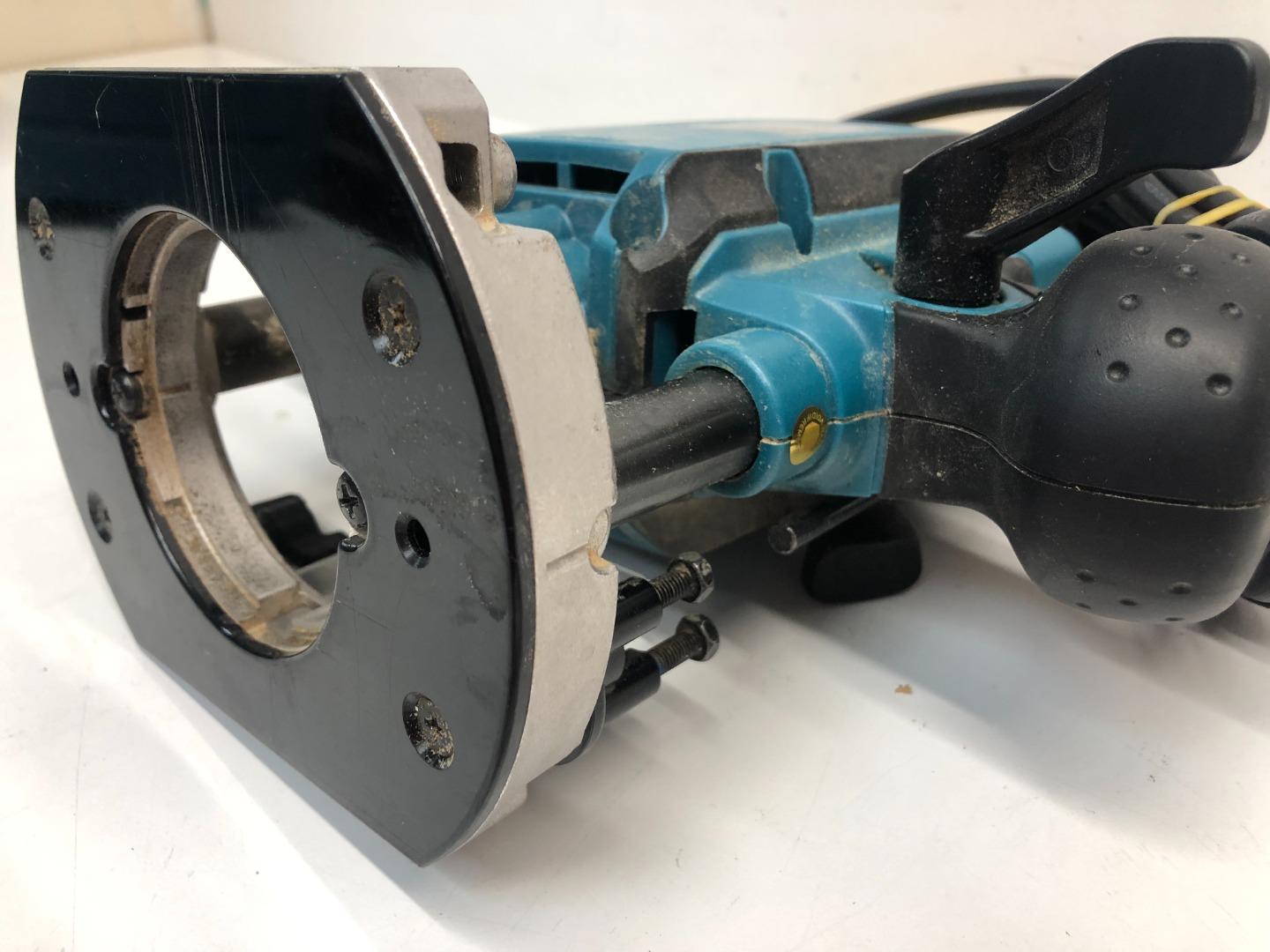 Makita RP0900 110V Plunge Router