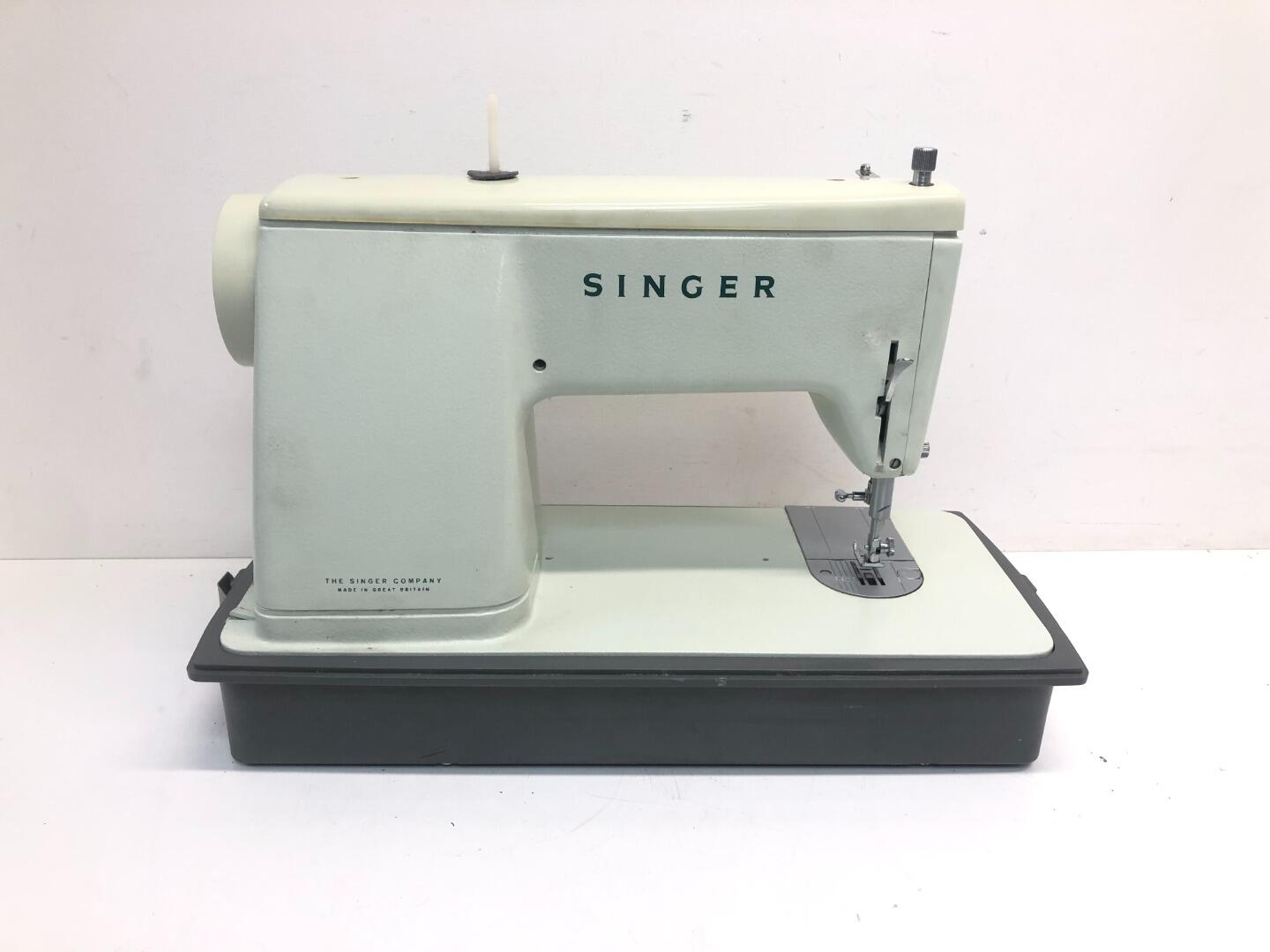 Vintage Singer 427 Electric Sewing Machine
