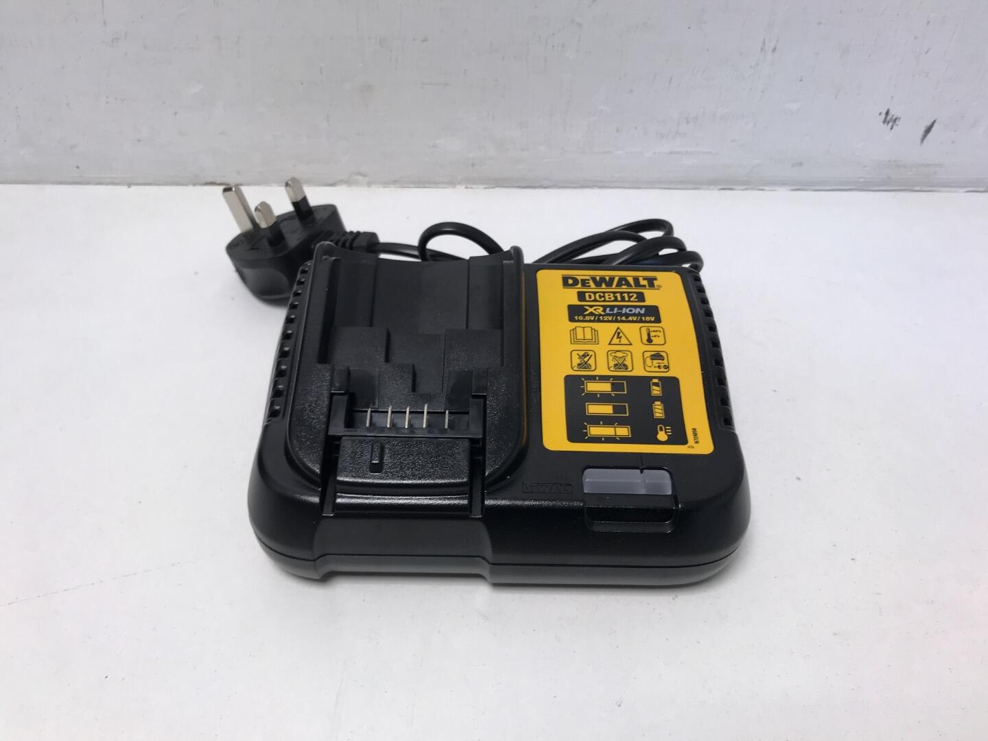 Dewalt DCK2062D2T 18V XR Combi Drill & Impact Driver Drill Set