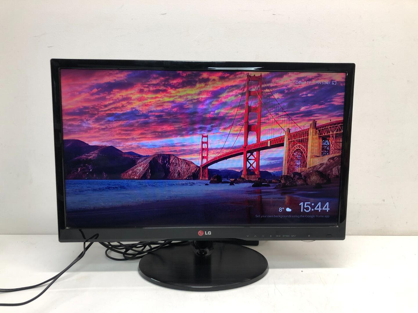 LG 24TQ510S Smart 24'' HD Ready Digital LED TV