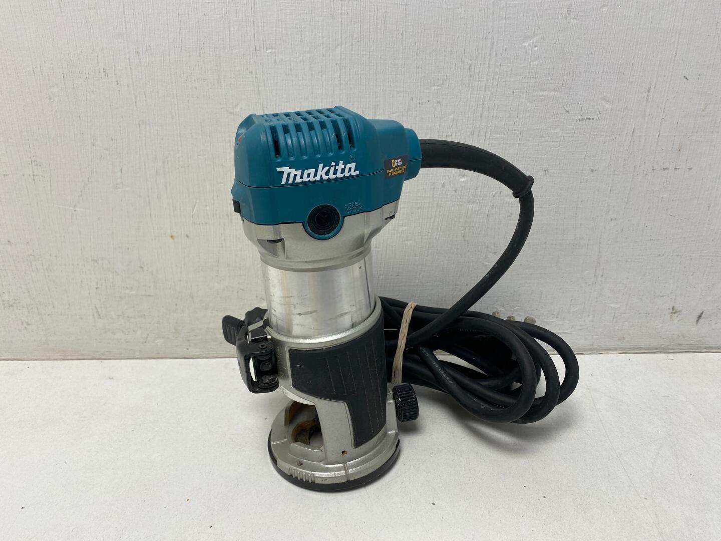 Makita RT0700C 240V Router