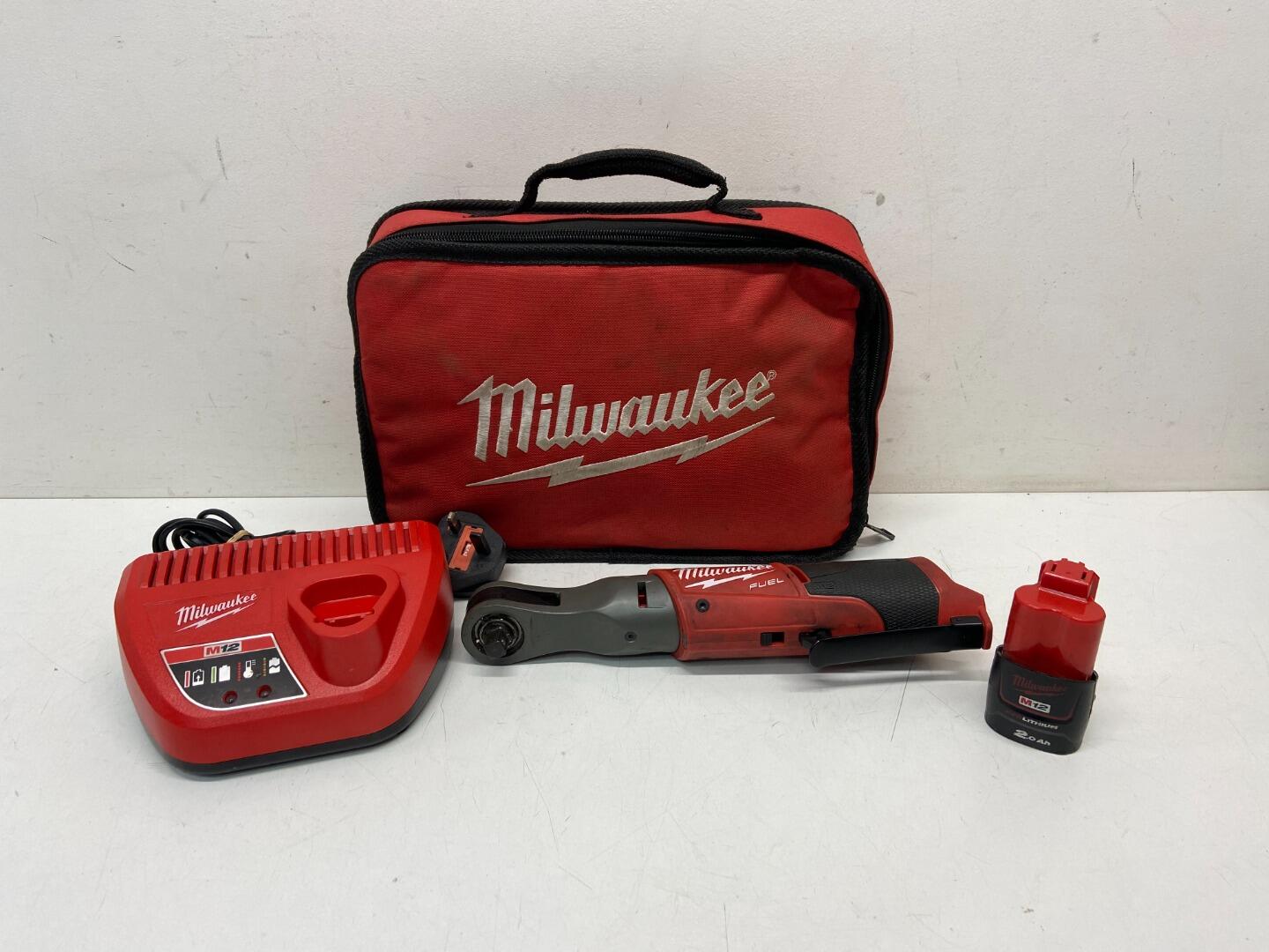 Milwaukee M12 FIR38 Cordless Sub Compact 3/8'' Ratchet