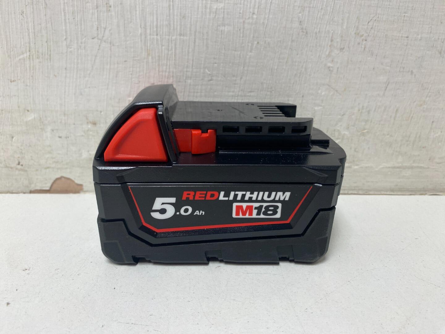 Milwaukee M18 M18B5 5.0Ah Lithium Ion Battery