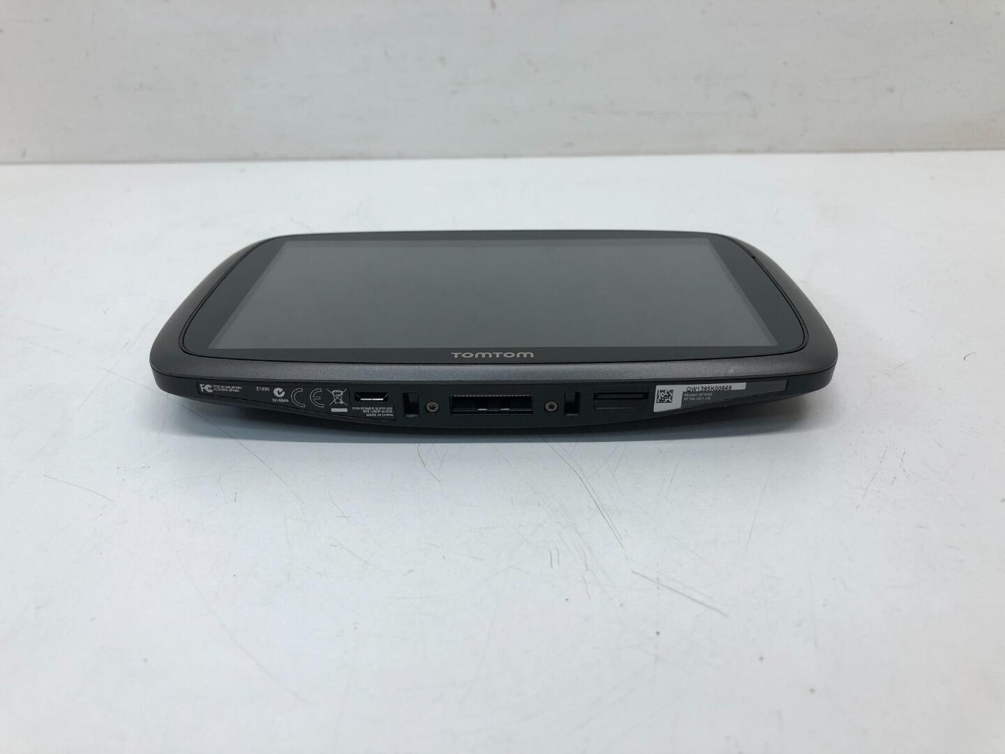 TomTom GO 610 Sat Nav with World Maps