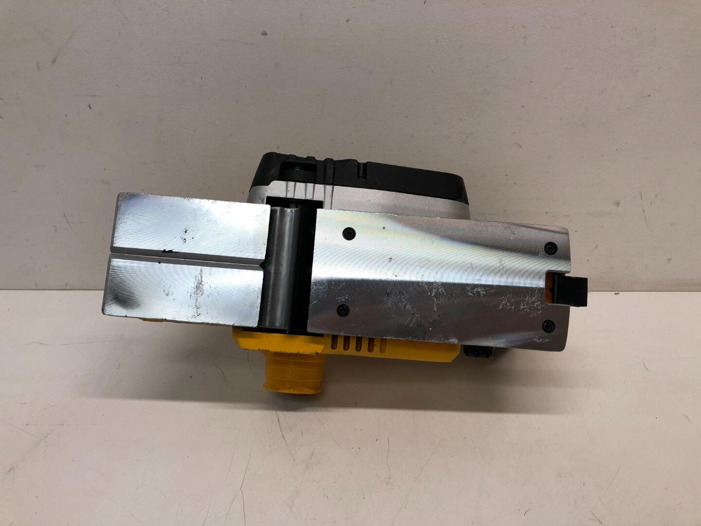 DeWalt DCP580 18V XR Brushless Cordless Planer