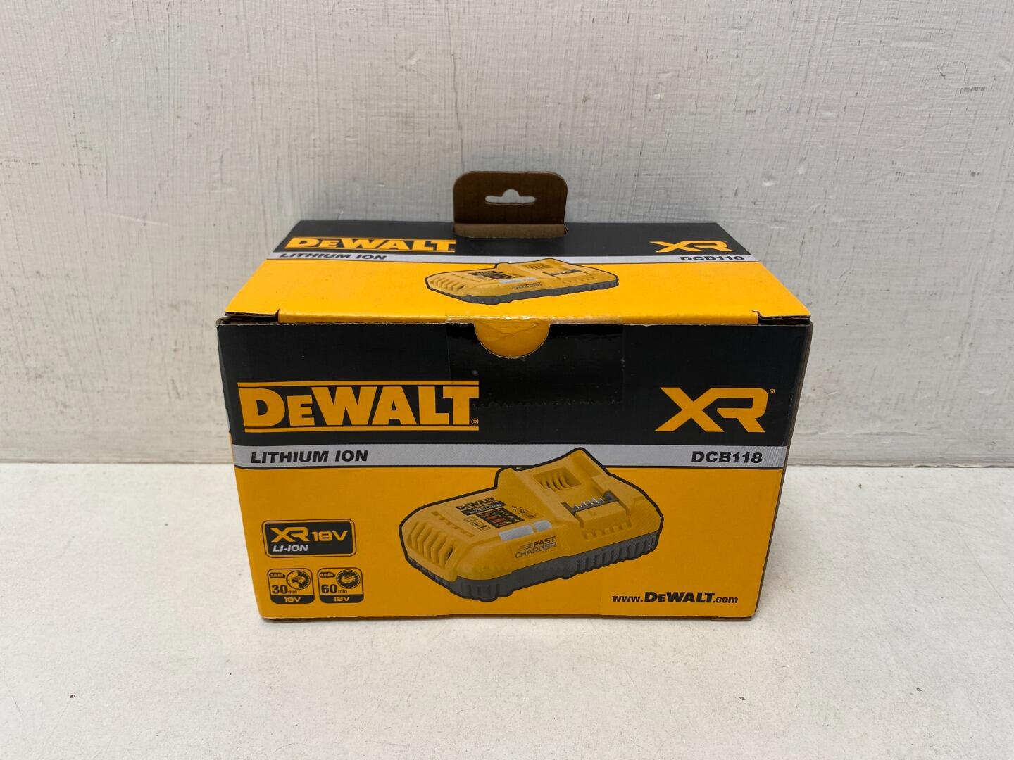 DeWalt DCB118 Flexvolt XR Fast Charger